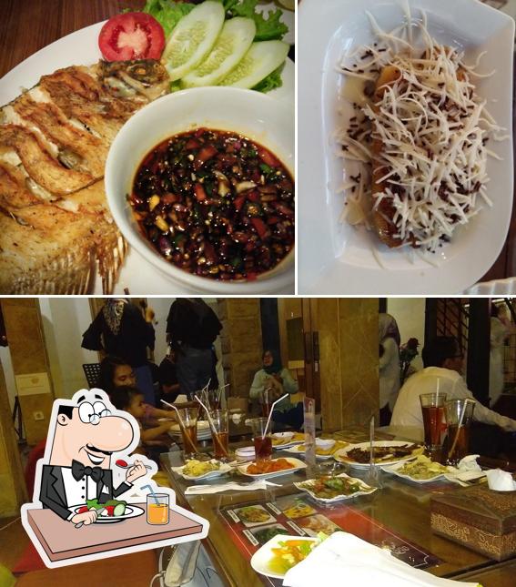 DE'CLAN RESTO & CAFE, Jakarta - Restaurant menu and reviews