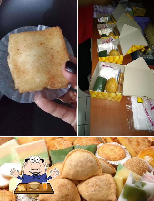 Pastel Istimewa Ma'Cik, South Tangerang, Jl. Bintaro Utama 3A No.81 ...