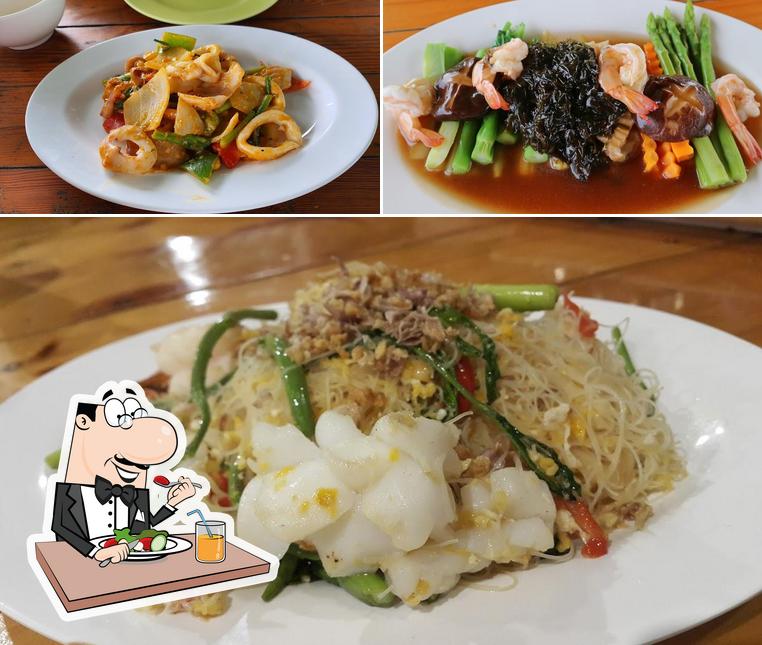 Khrua Klang Nam Seafood, Bangkok - Restaurant menu, prices and reviews