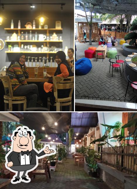 Dira Cafe And Pool, Ambulu, JJPP+M5X - Restaurant reviews