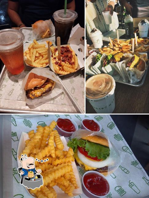 Shake Shack Downtown Brooklyn, 409 Fulton St in New York City ...