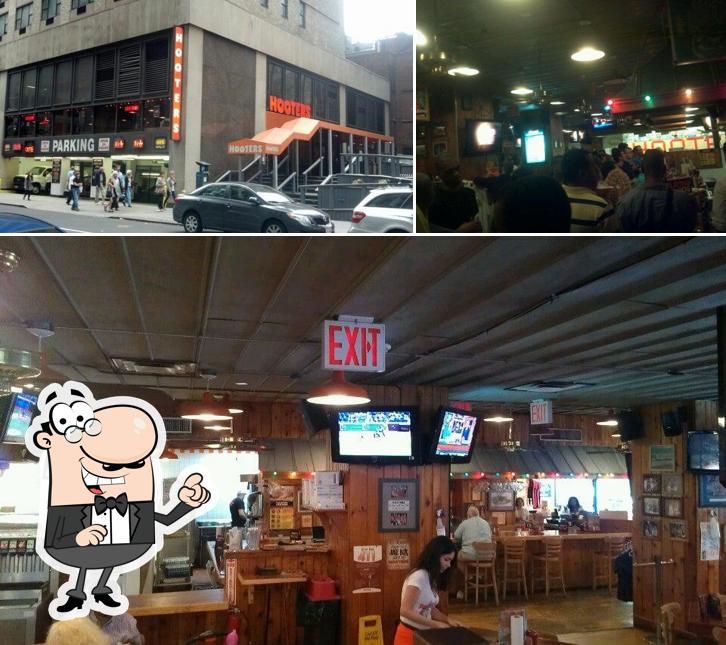 Hooters, 211 W 56th St in New York City - Restaurant menu and reviews