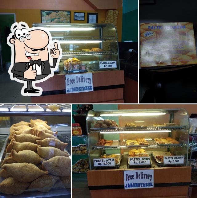 Pastel Istimewa Ma'Cik Pondok Indah, South Jakarta, Jl. H. Nawi Raya No ...