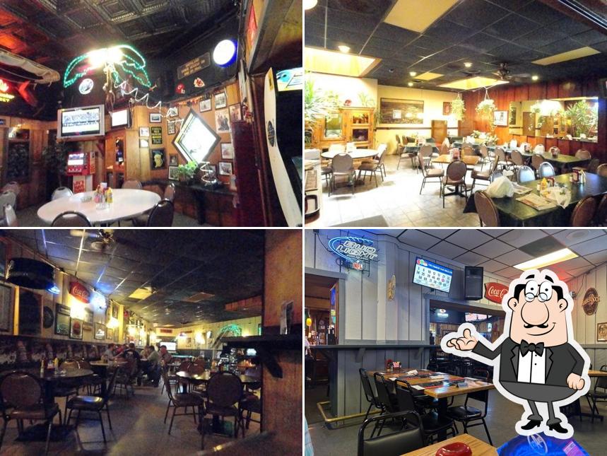 Adams Bar & Grill, Saint Joseph - Restaurant menu, prices and reviews
