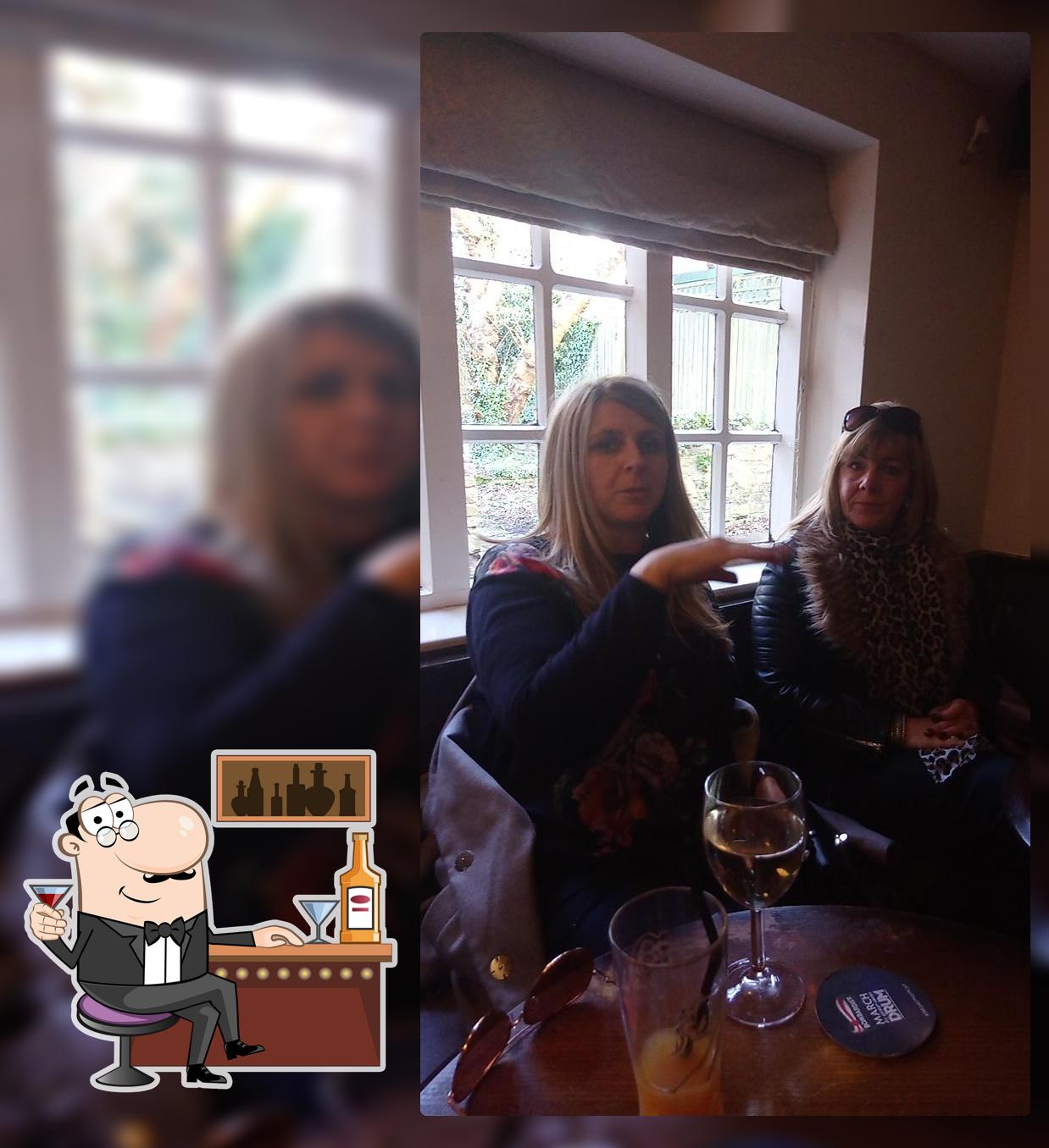 Top 5 restaurants with curry chips in Romiley, november 2025 ...