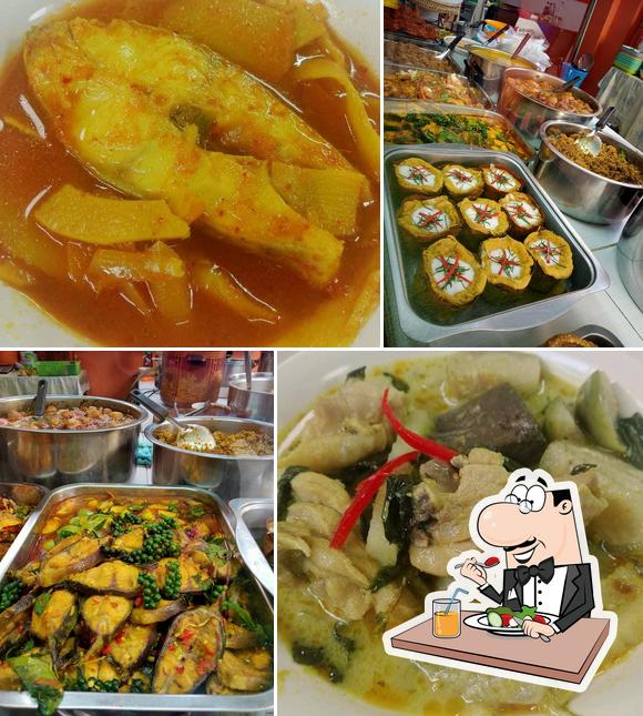 Southern Thai Kitchen restaurant, Bangkok, 604 170 Sathu Pradit Rd ...