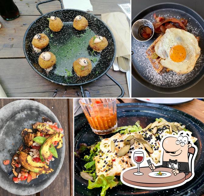 Mu. Burgerhouse restaurant, Playa del Carmen, 40 Avenida Nte. 11 ...