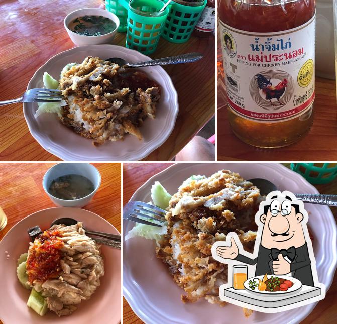 Kham Ta Kla Noodles & Kao Mun Kai - Restaurant menu, prices and reviews