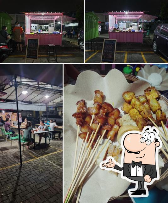 Angkringan Sate Babi & Kuah Bakut Porky Pink restaurant, Bandung ...