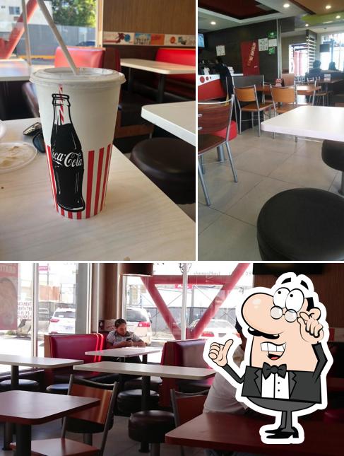 KFC restaurant, Hermosillo, Bulevar Manuel J. Clouthier 1 - Restaurant ...