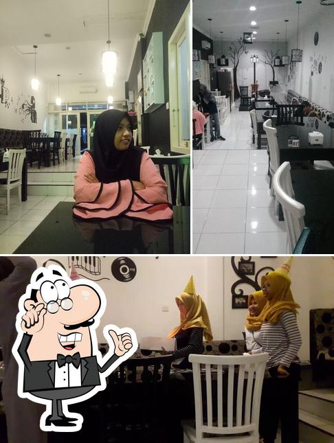 Kafe and Resto Hitam Putih, Ternate - Menú del restaurante, precios y ...