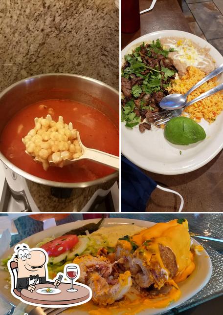 Los Jarrones, 170 Redd Rd in El Paso - Restaurant menu and reviews