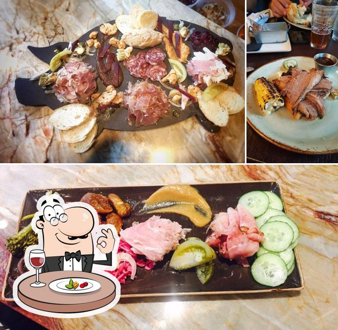 Handsome Hog, 173 Western Ave N in Saint Paul - Restaurant menu and reviews