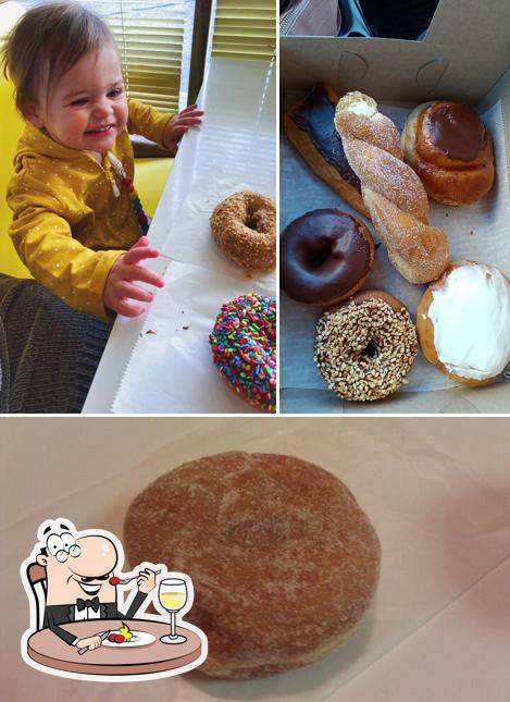 Sandy's Donuts in Grand Rapids - Restaurant menu and reviews