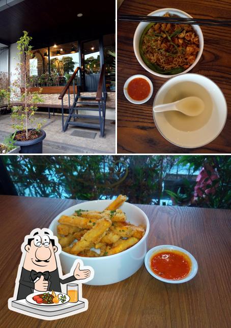 Jembatan Kota Intan Cafe, Jakarta - Restaurant reviews