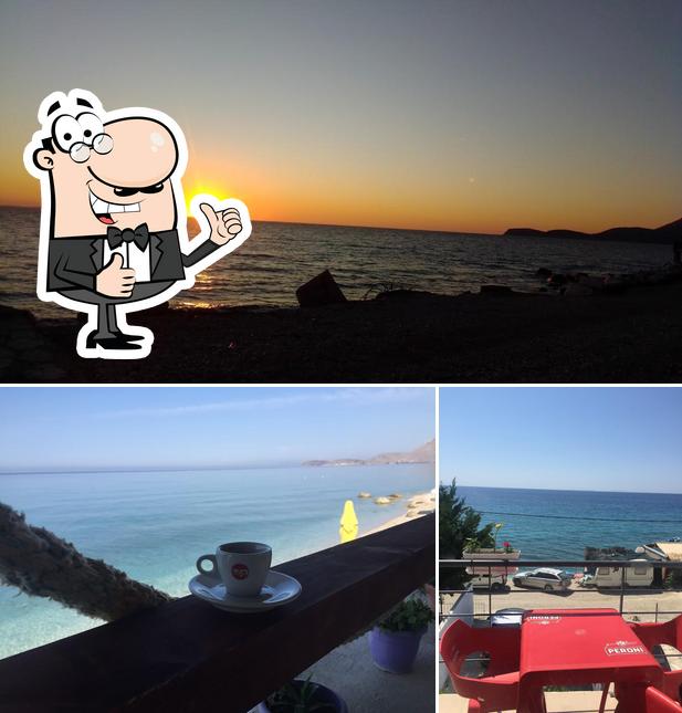 Al mare pub & bar, Borsh - Restaurant reviews