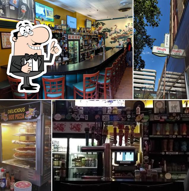 Fong's Pizza, 223 4th St in Des Moines - Restaurant menu and reviews