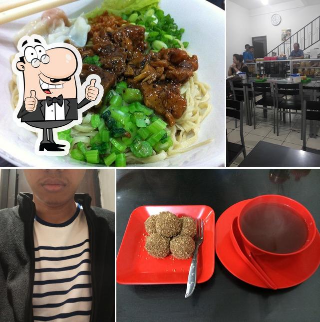 "Yan" Pangsit Mie Ayam restaurant, Malang, Ruko Soekarno Hatta A2 ...