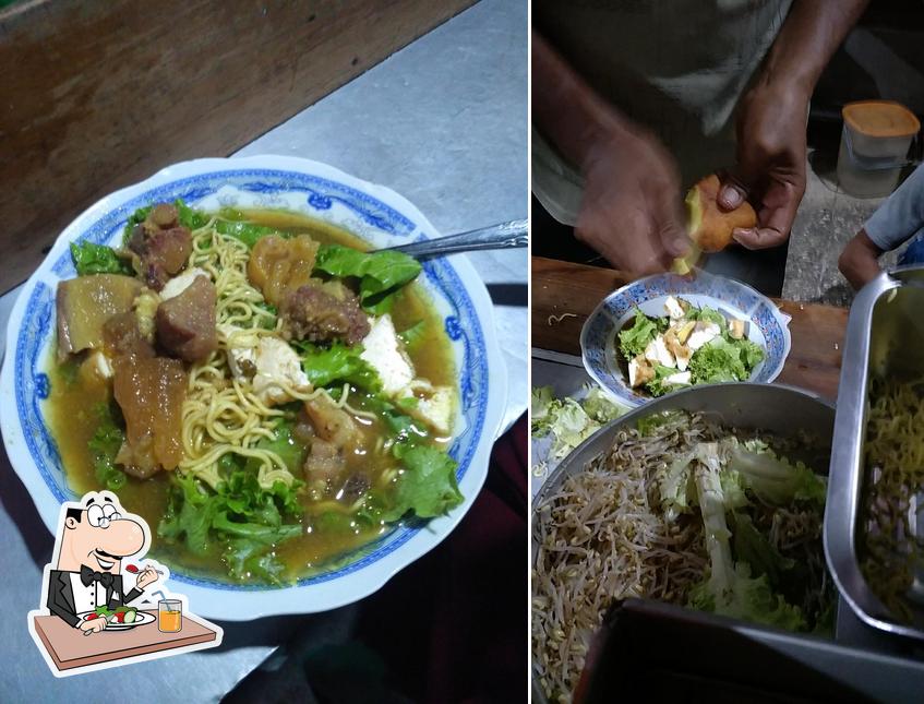 Tahu Campur & Gule Cak Tris restaurant, Surabaya - Restaurant reviews