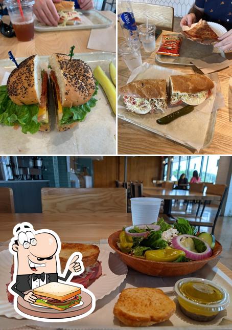 Little Deli & Pizzeria, Austin - Restaurant menu, prices and reviews