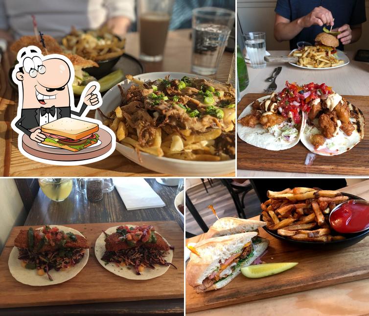 Pineridge Hollow in Canada - Restaurant menu and reviews