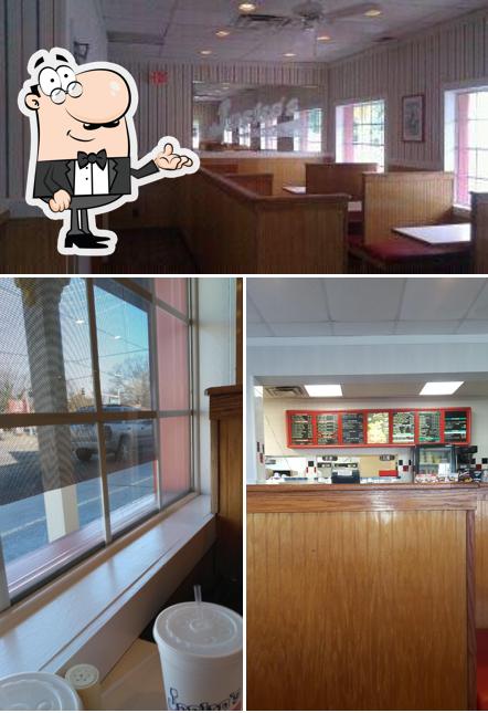 Jocko's Chicken & Seafood, Hamilton - Restaurant menu, prices and reviews