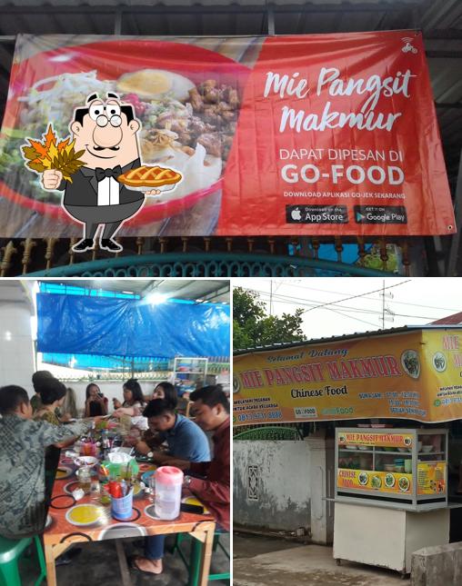 Mie Pangsit Makmur cafe, Medan - Restaurant reviews