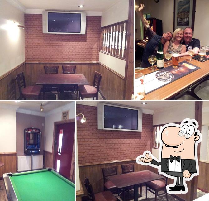 Lyndoch Bar in Greenock
