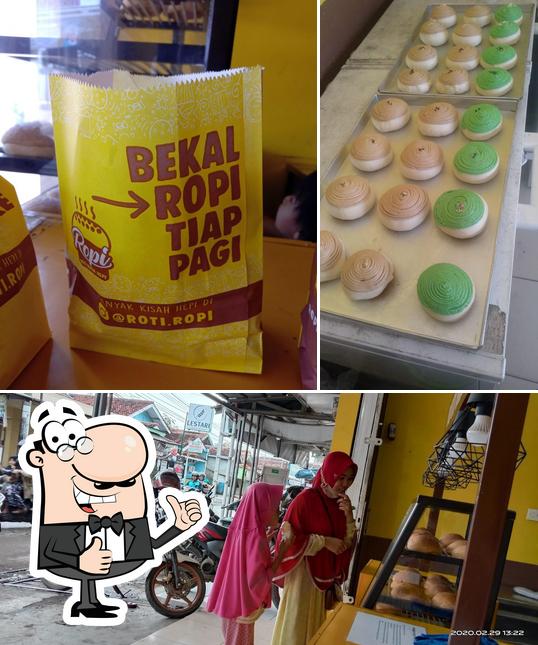 Roti ROPI CKM, Karawang - Restaurant reviews