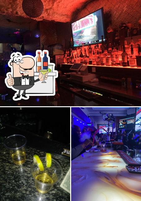 Secret Lounge, 1928 9th St NW in Washington - Restaurant reviews