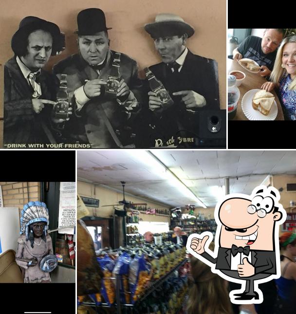 Morris' Liquors & Deli in Louisville - Restaurant menu and reviews