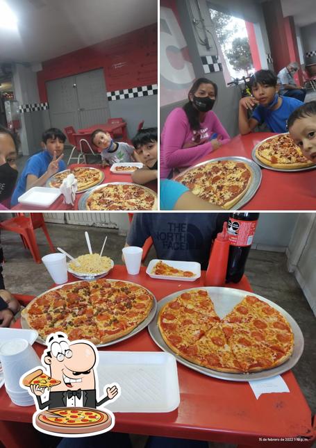 Pizza To Go restaurant, Saltillo, Blvd. Eulalio Gutiérrez Treviño 1135 ...