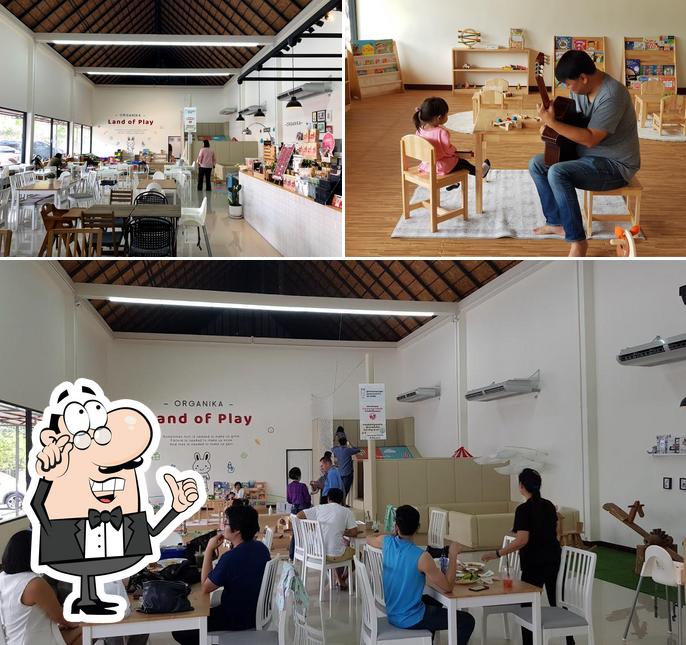 Organika cafe and play, Sao Thong Hin - Restaurant reviews