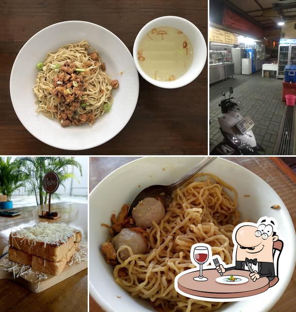 Ayoeng Kopitiam restaurant, Tangerang, Jl. Metro Duta Boulevard No.8 ...