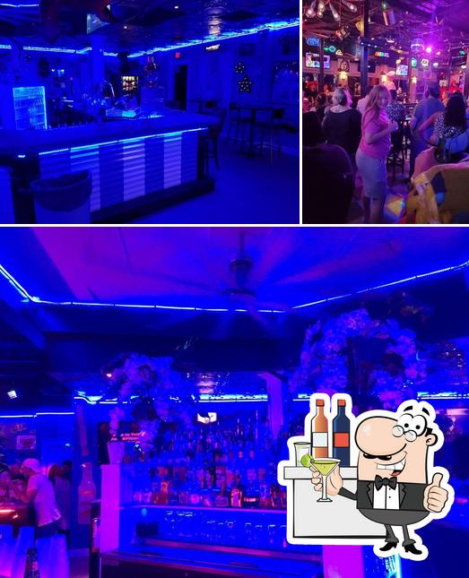 Rumors Bar, 3102 Seawall Blvd in Galveston - Restaurant reviews