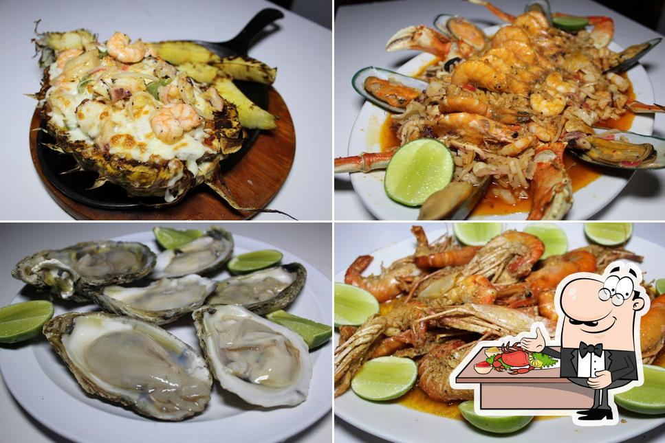Mariscos Estilo Nayarit Fiesta Mexicana in Elgin - Restaurant menu and ...
