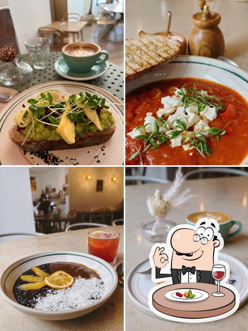 Poppi Farmer - Specialty Coffee & Organic Food cafe, München ...