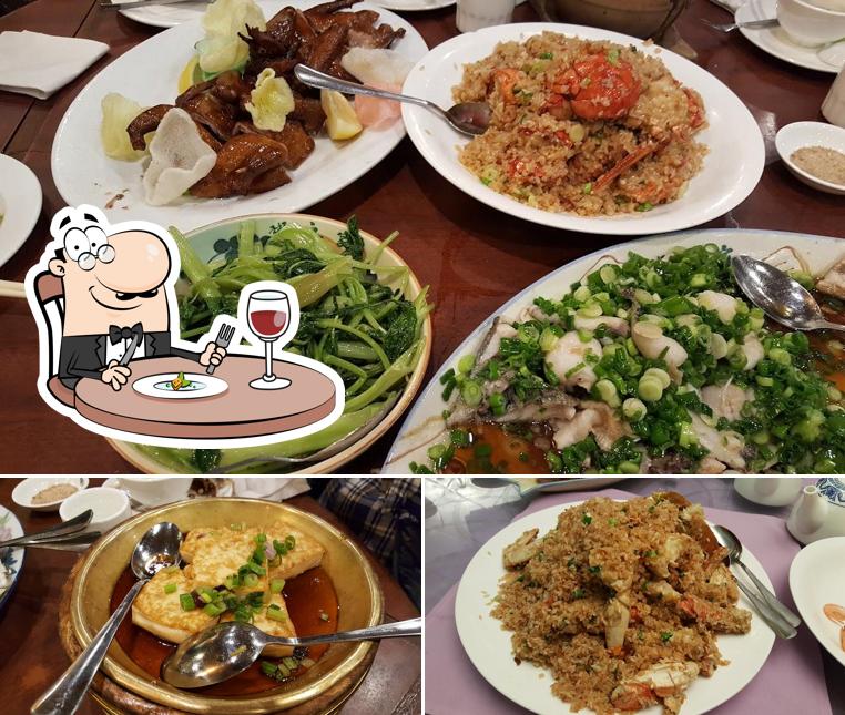 Congee Village, 100 Allen St in New York City - Restaurant menu and reviews