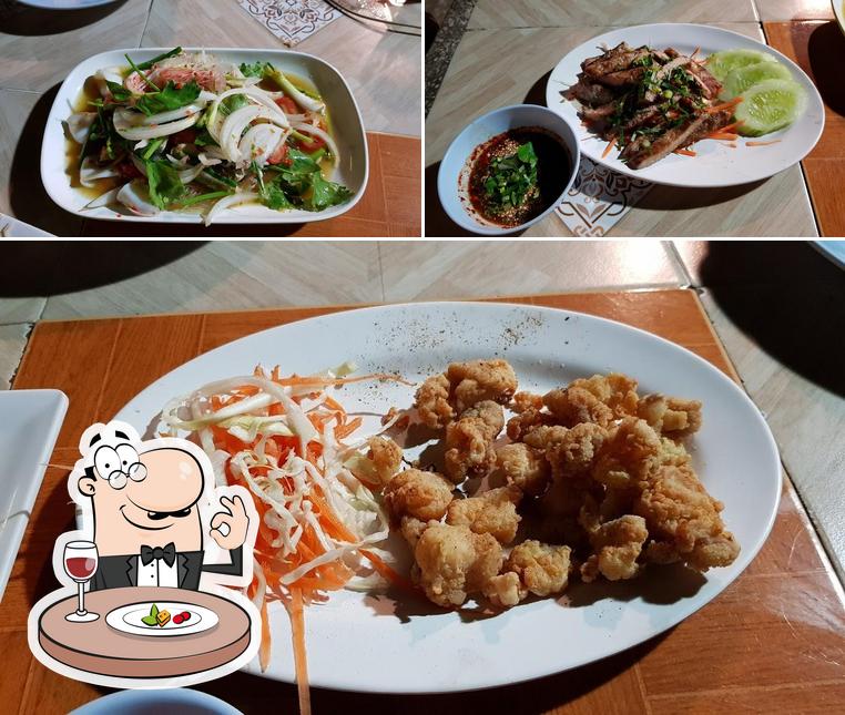 เป็นสุข แจ่วฮ้อน หมูกะทะ อาหาร&เครื่องดื่ม, Warin Chamrap - Restaurant ...