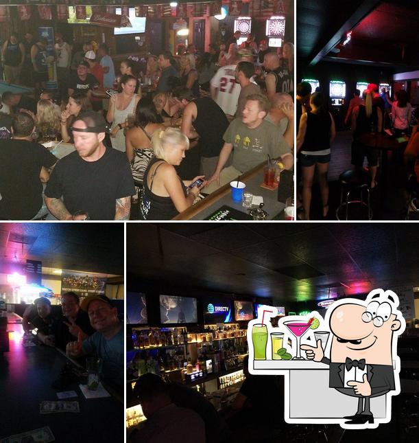 The Blue Door Bar in Fullerton - Restaurant reviews