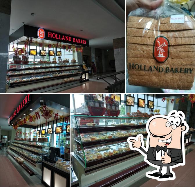 Holland Bakery RS Panti Rapih, Sendangadi - Restaurant reviews