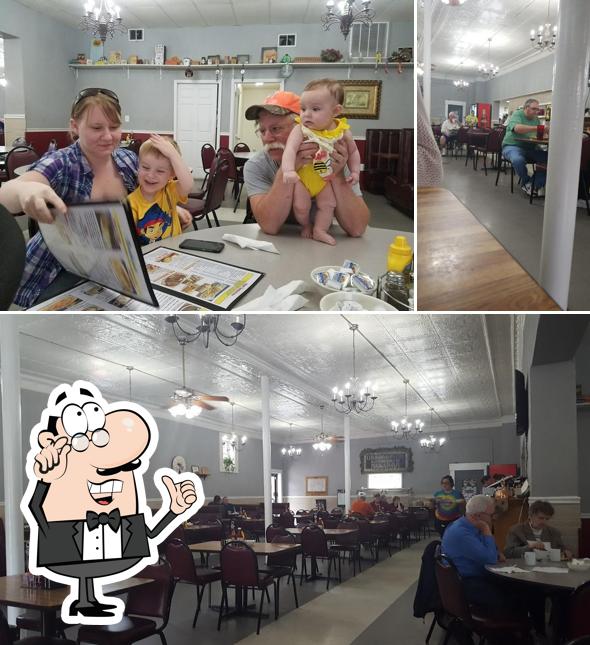 Co-Op Grill, Clinton - Restaurant menu, prices and reviews