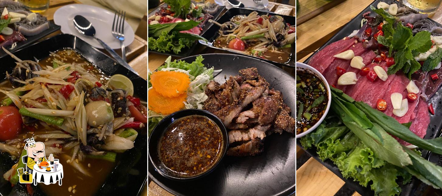 ฉำฉา Chamcha @ริมโมงค์, Bangkok - Restaurant menu, prices and reviews