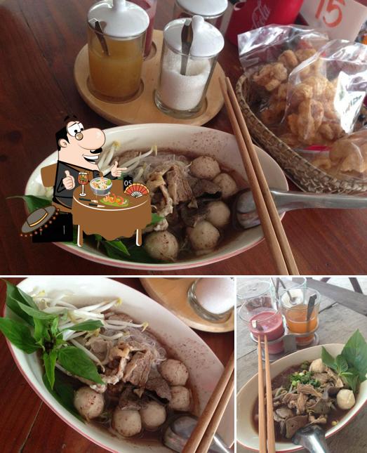 ก๋วยเตี๋ยวเรือเเค๊ประเบิด, Suan Phueng - Restaurant menu, prices and reviews