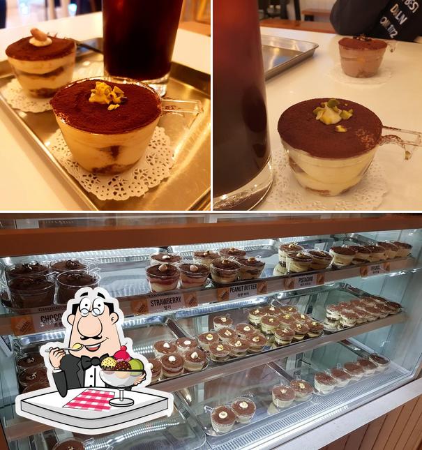 Two Sizes - Tiramisu in Korea (티라미수), Seoul - Restaurant menu, prices ...