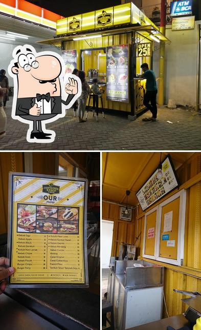 Container Kebab Turki Baba Rafi cafe, Surabaya - Restaurant reviews