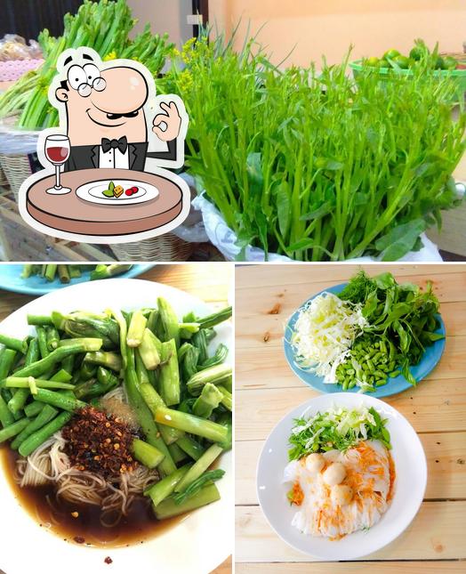 ข้าวปุ้นซาวบุณฑริก by ยายขมิบศรี restaurant, Ubon Ratchathani