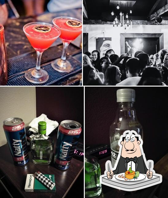Red Door Bar and Lounge, Baltimore - Restaurant menu, prices and reviews