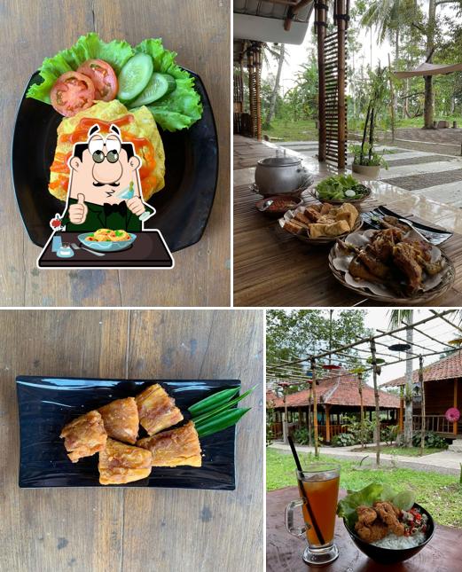Resto JOGLO BONANG situ leuwikidang jadul - Restaurant menu, prices and ...