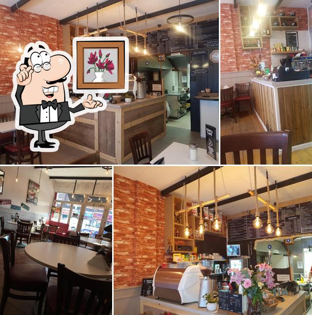 Doms Cafe, London, Bounds Green - Restaurant menu, prices and reviews